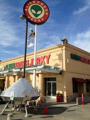 Alien-themed hotel envisioned for small California town - Openminds.tv